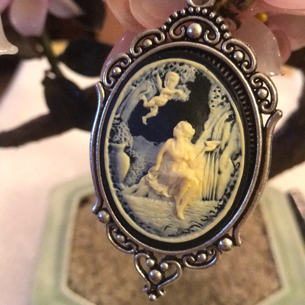 Vintage Engraved Angels Lucite Pendent - Gem